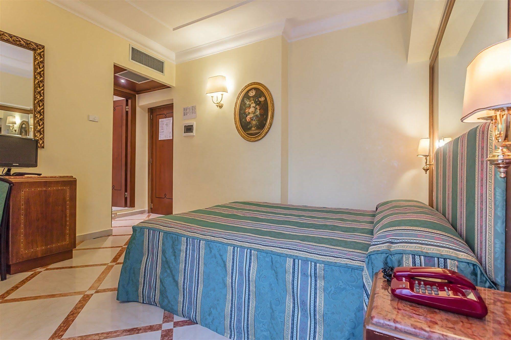 HOTEL NOTO, ROME